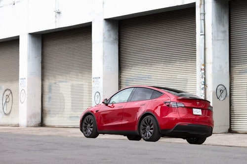 Build tesla model y store